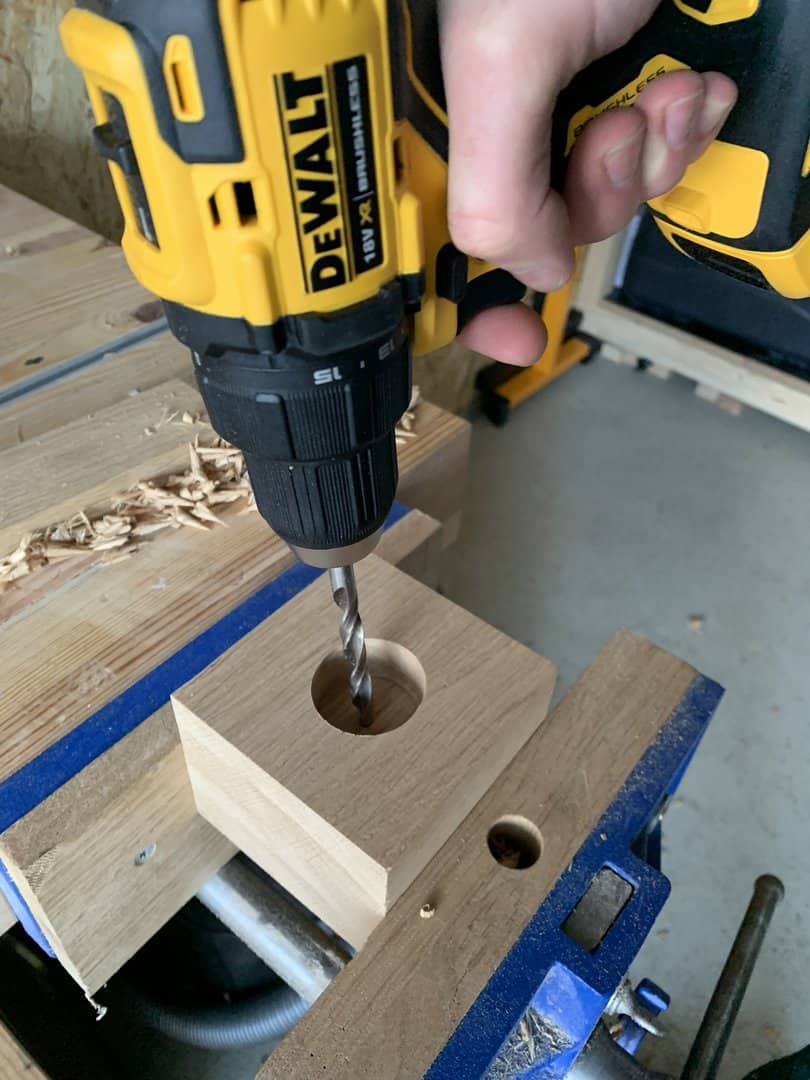 DIY Tischlampe selber bauen - mit stilvollen Leuchtmitteln!