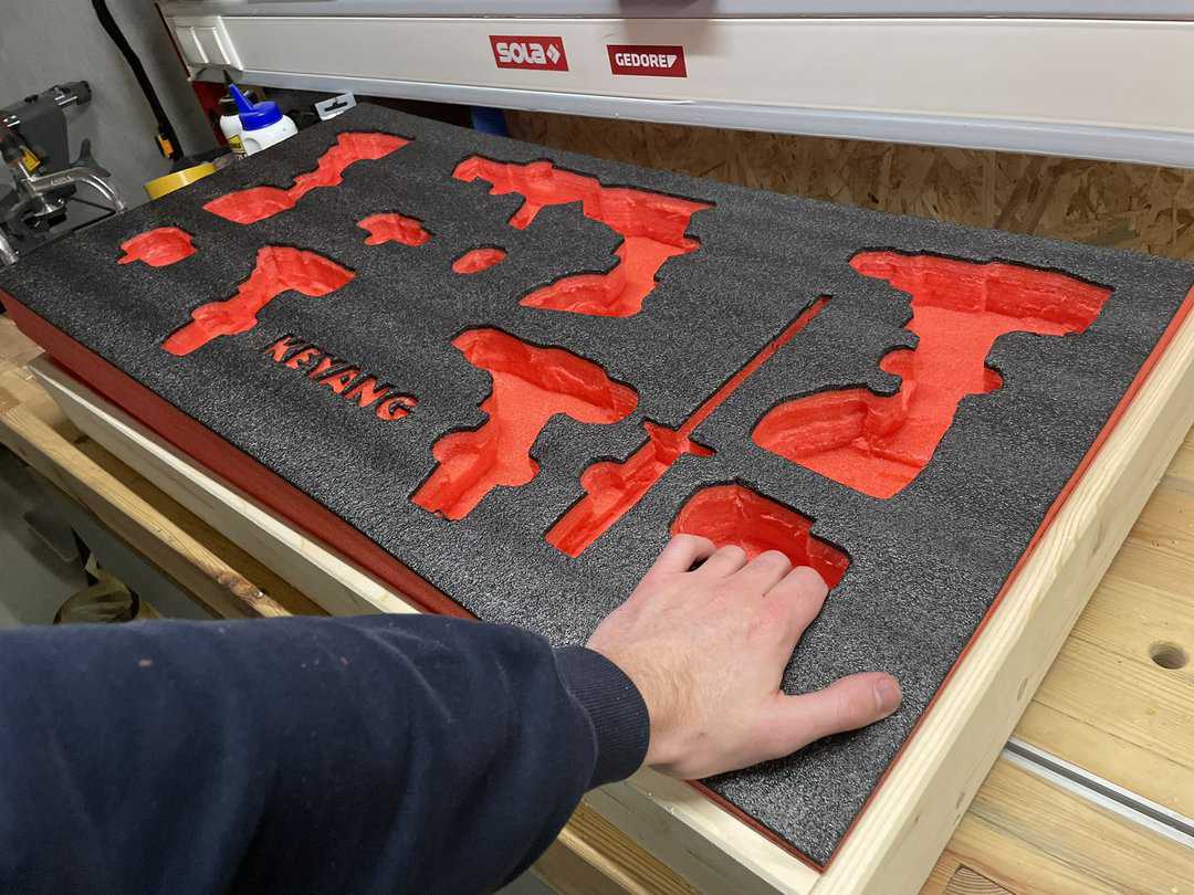 Schaumstoff für Werkzeugeinlage: Einlagen selber machen!